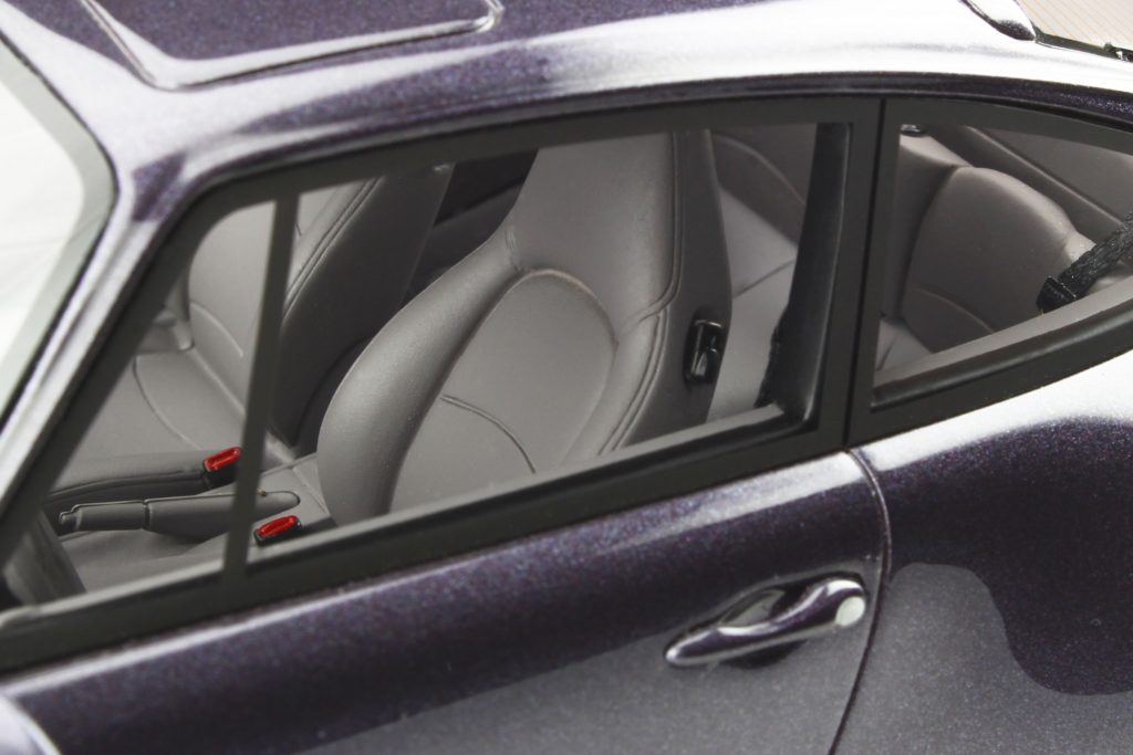 Porsche 911 (993) Carrera S (Split Grill) - Model car collection - GT ...