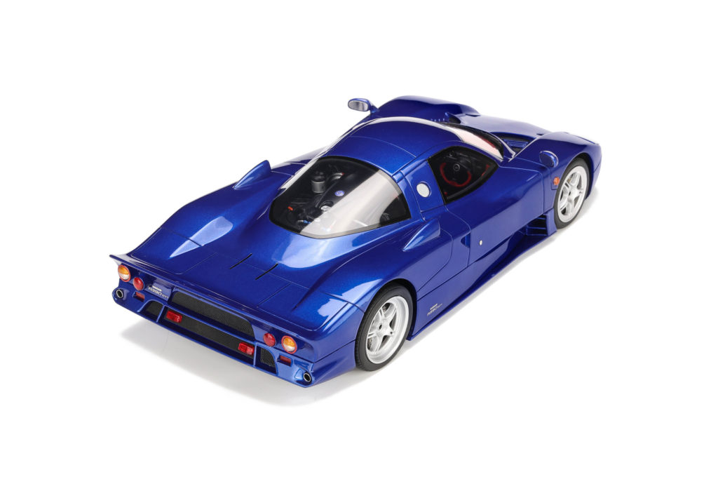 Nissan R390 GT1 Road Car - Voiture miniature de collection - GT SPIRIT