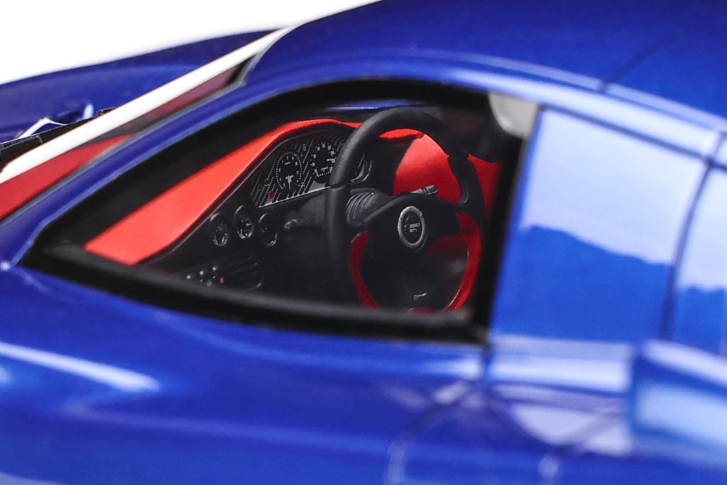 Nissan R390 GT1 Road Car - Voiture miniature de collection - GT SPIRIT